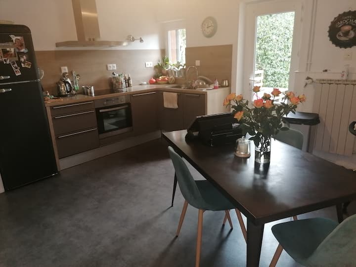 Chambre Confortable Avec Salle D'eau à Cusset - Cusset