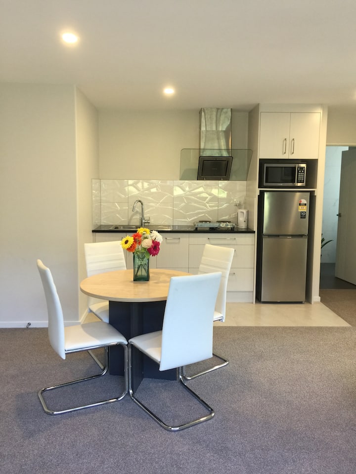 Newly Built Home In The Heart Of East Auckland - Waiheke Island