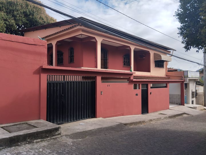 Casa
Para Pequenas ,Médias E Grandes Famílias. - Vila Velha