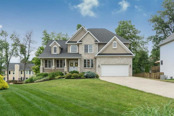 Amazing Craftsman Style Home Near Iu's Campus - Bloomington, IN