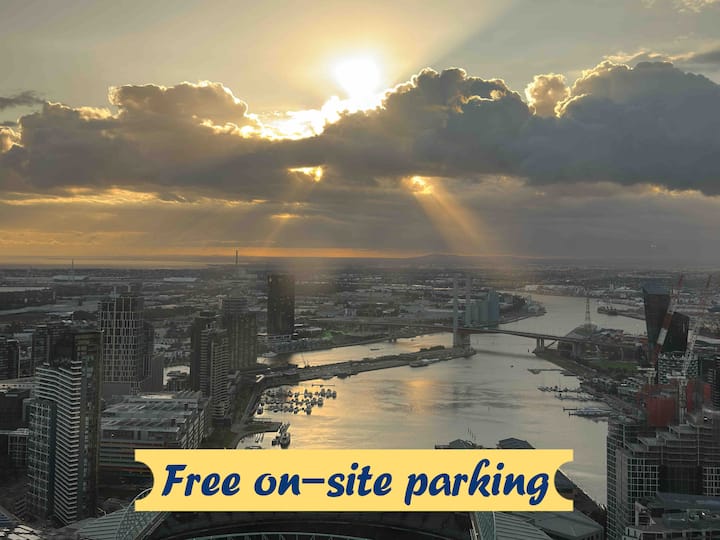 L50+ Seaview |2baths| Onsite Parking, Pool (S53b) - Melbourne