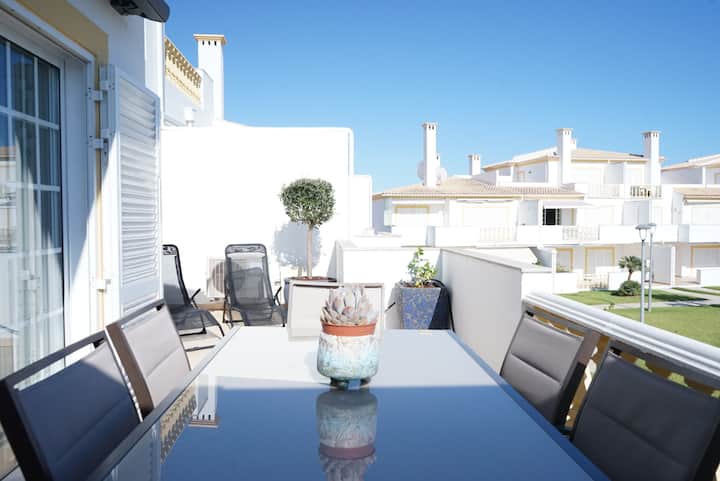 Luxurious 3 Bedroom Condo, Beach 7min Walk. - Guia