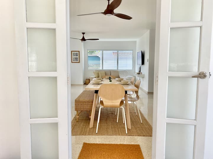 Ocean Breeze | 3br/2ba, Balcony, Steps To Beach - San Juan