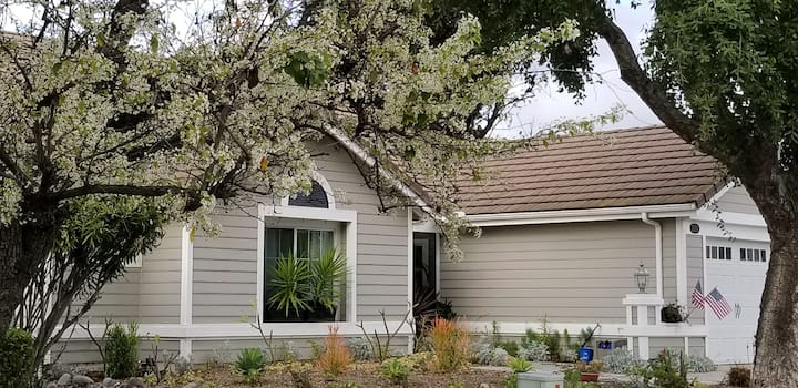 Spacious Bright Private Room 1 - Oceanside, CA