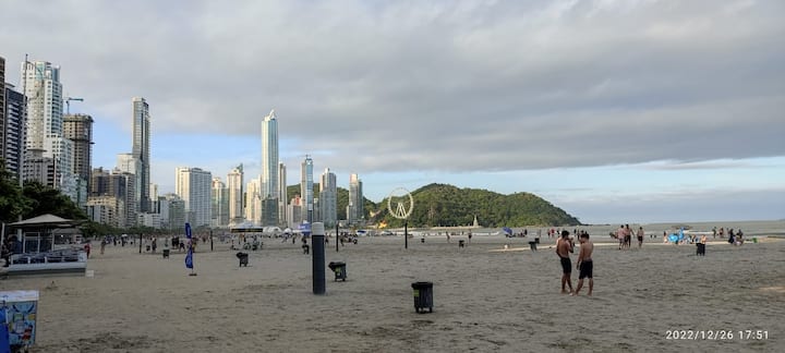 Kitnet Centro Bal Camboriú 120 M Da Praia - Balneário Camboriú