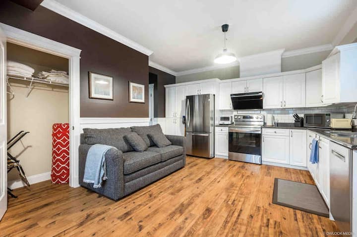 2 Bedroom With 1 Sofa Bed Indoor Fireplace - White Rock