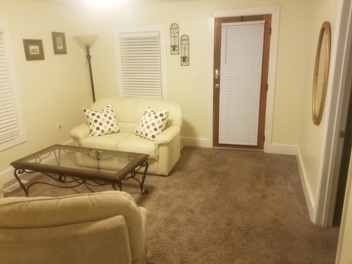 Farmhouse. Updated & Great Place To Relax. Exit133 - Fredericksburg, VA