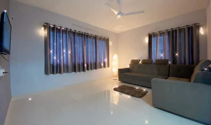 Homely! Entire 2bhk Facing Black Sand Beach Nonac - Vapi