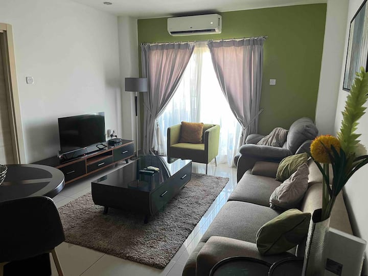 1 Bedroom Apt | Balcony, Pool & Gym | The Gallery - Accra