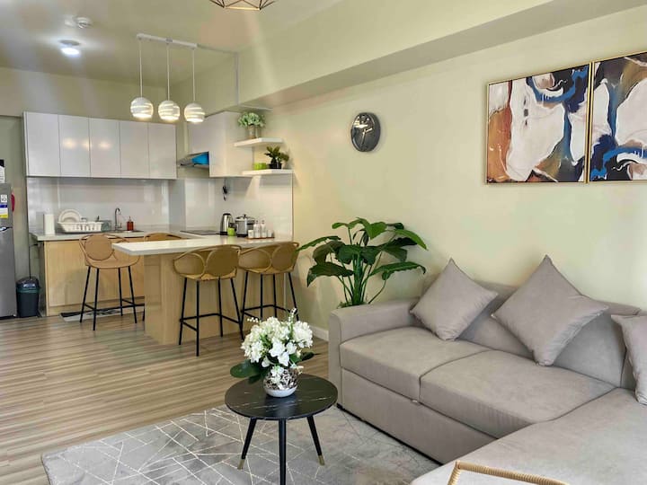 Spacious 1-bedroom Condo Inside It Park - Cebu City
