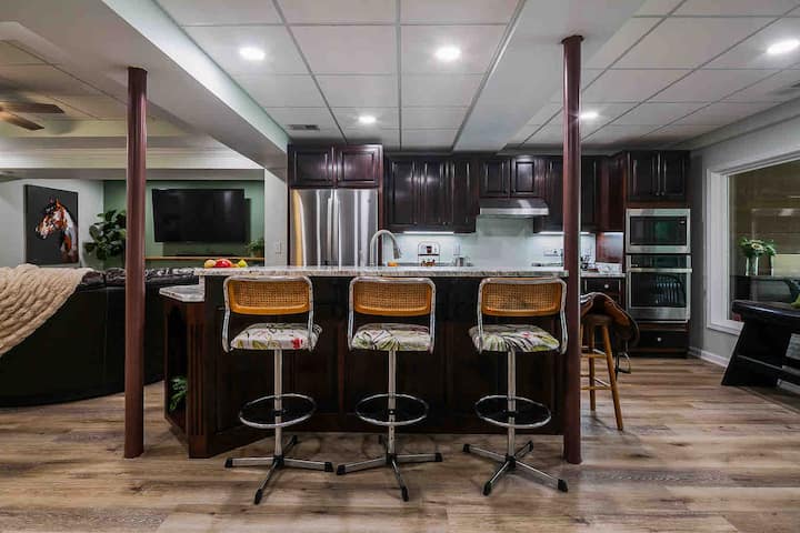 This Old Kentucky Home - Middletown/derby/bourbon - Murray Hill, KY