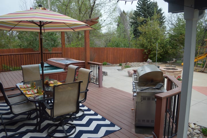 Cozy Home With A Backyard Oasis!! - Golden, CO