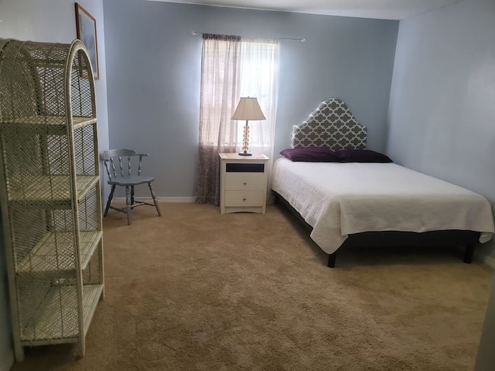 Travel Professionals Quiet Room#1 In 4bdrm Home - Mobile, AL