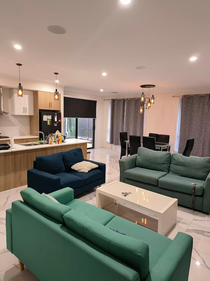 Well Lit Beautiful House - Gawler