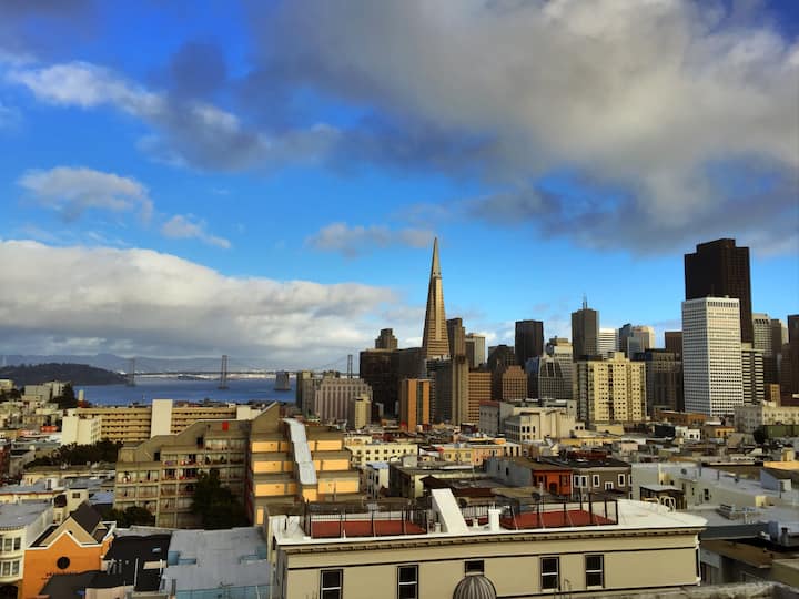 Russian Hill Condo Panoramic Views - San Francisco