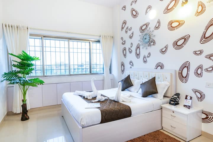 Three Bedroom Apartment With All Amenities - Mumbai