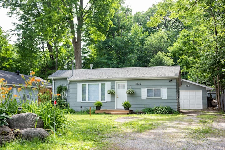 Newly Renovated Cozy Cottage Close To The Gta! - Georgina