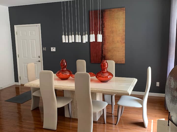 Delightful Private Rm #2-modern Home-near It All! - St. Louis, MO