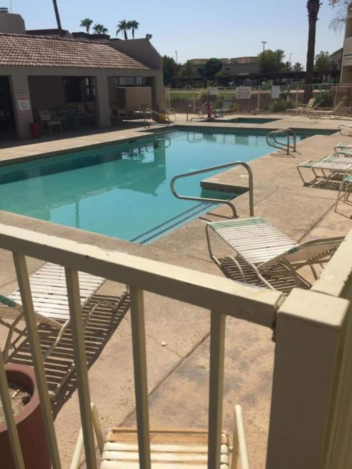 25 Minutes From State Farm Stadium. Sleeps 4 - Sun City, AZ