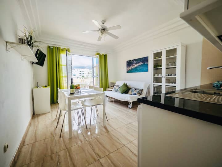 Stunning Apartment In Central Torviscas Bajo - Costa Adeje