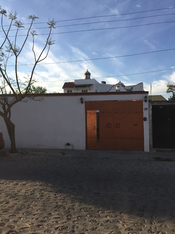 Preciosa Planta Baja En Tequisquiapan Hasta 4 Pers - Tequisquiapan