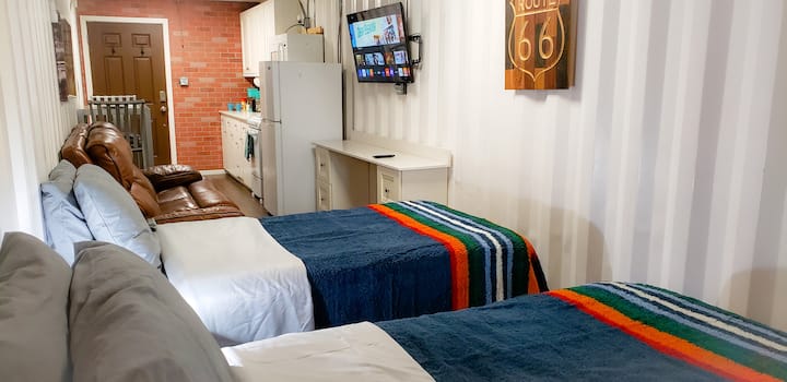 2-bed Shipping Container W/high-speed Internet" - Phoenix