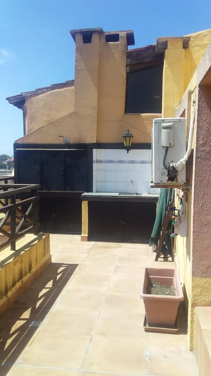 Hermoso Departamento Con Parrilla A 1 Cuadra De La Playa. - Montevideo