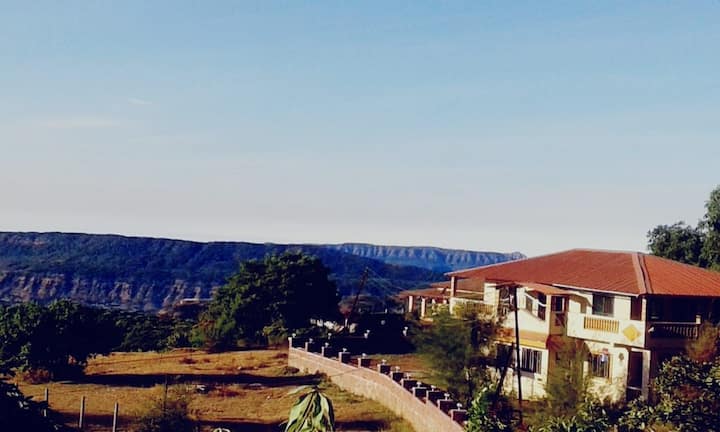 Cozy Semi-luxury Retreat For Families-4 Bedrooms - Mahabaleshwar