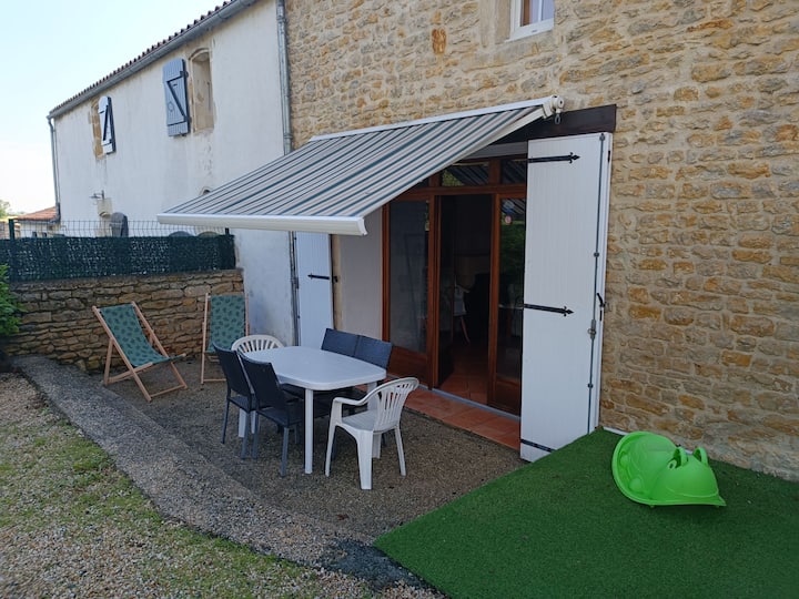 Charmante Maison En Pierres - Marans