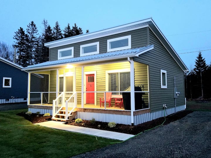 Adonai Cabin 5, Cozy 2 Br Cabin W/ Fp, Mountains - Cape Breton Island