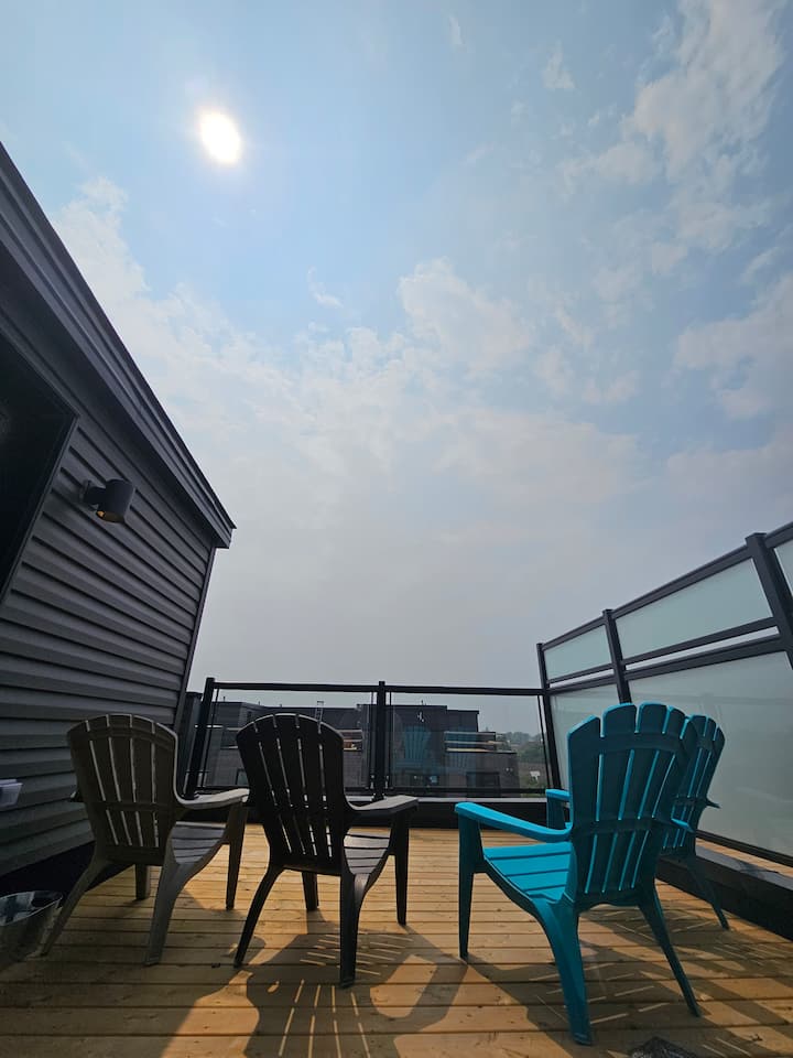 Beautiful 2 Br W/rooftop Patio 5min From The Falls - Niagara Falls