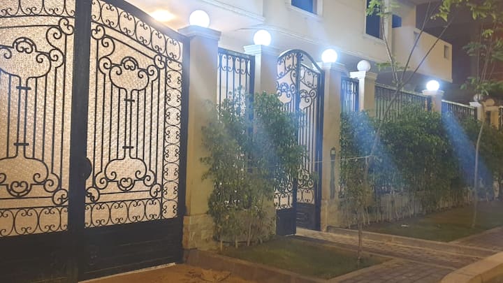 El-Basatin Sharkeya Rentals with a Hot Tub - Cairo Governorate, Egypt ...