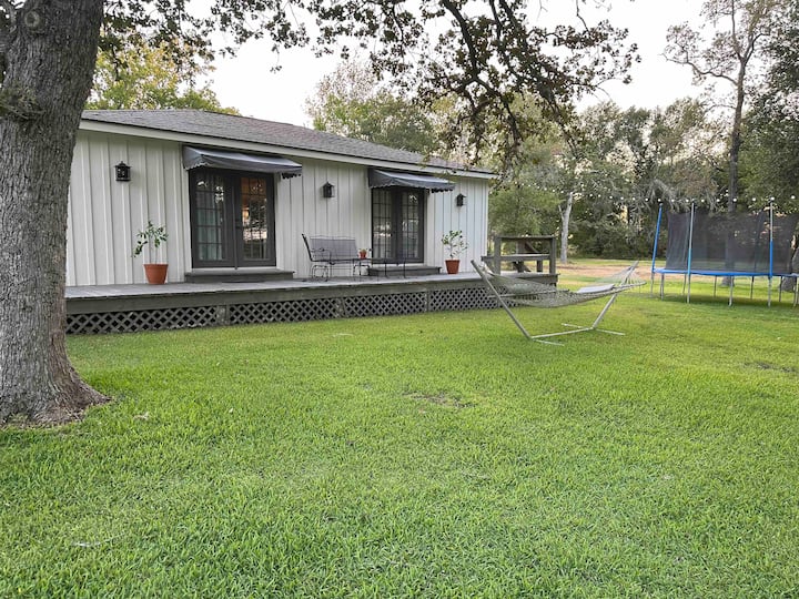 Brenham Cottage - Brenham, TX