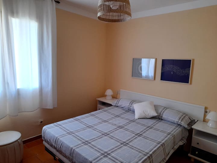 Wonderful Apartment With Pool Facing The Sea. - Canet de Mar