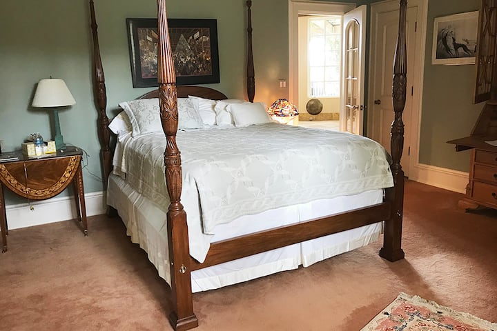 Alpaca Farm    2 Well Appointed Rooms - Warrenton, VA