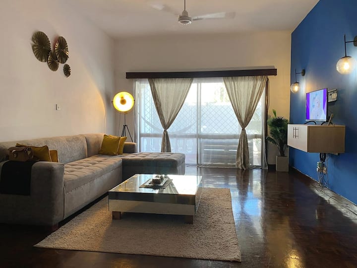 Carel Homes:stylish 2br, Ac ,5mins Walk To Beach - Mombasa