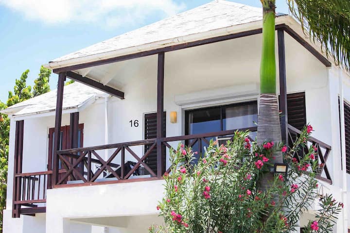 Two-bedroom Apt 120 Steps From Beach - Saint John's