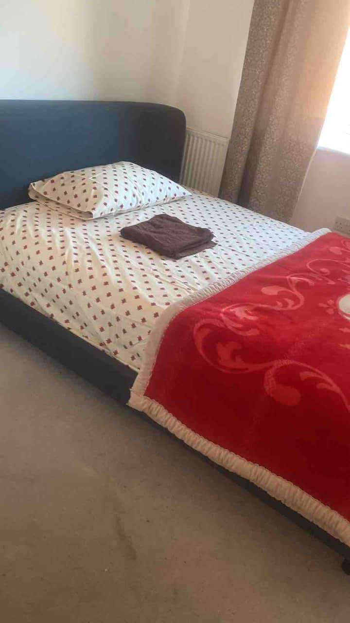 An Elegant Room In A New House. - Luton