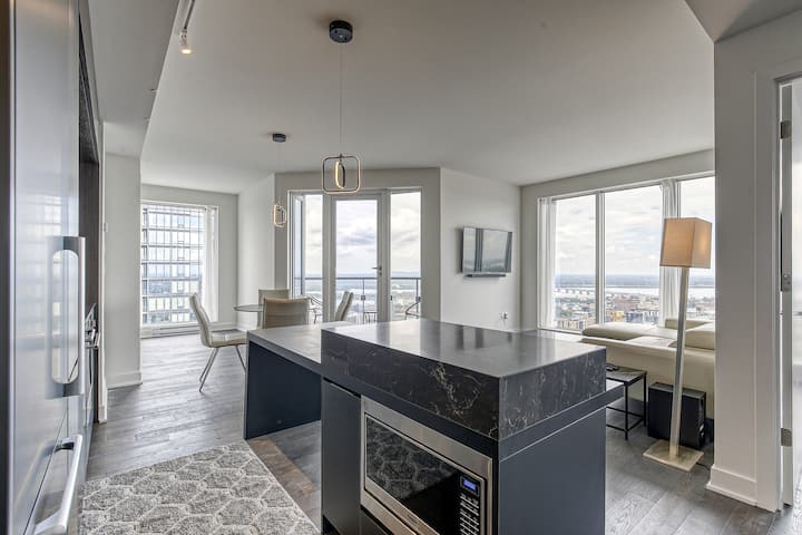 49th Floor-2 Bedroom Condo - Tour Des Canadiens 3 - Montreal