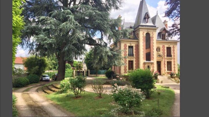 Duplex Au Sein D'un Château - ibis Paris Orly Rungis