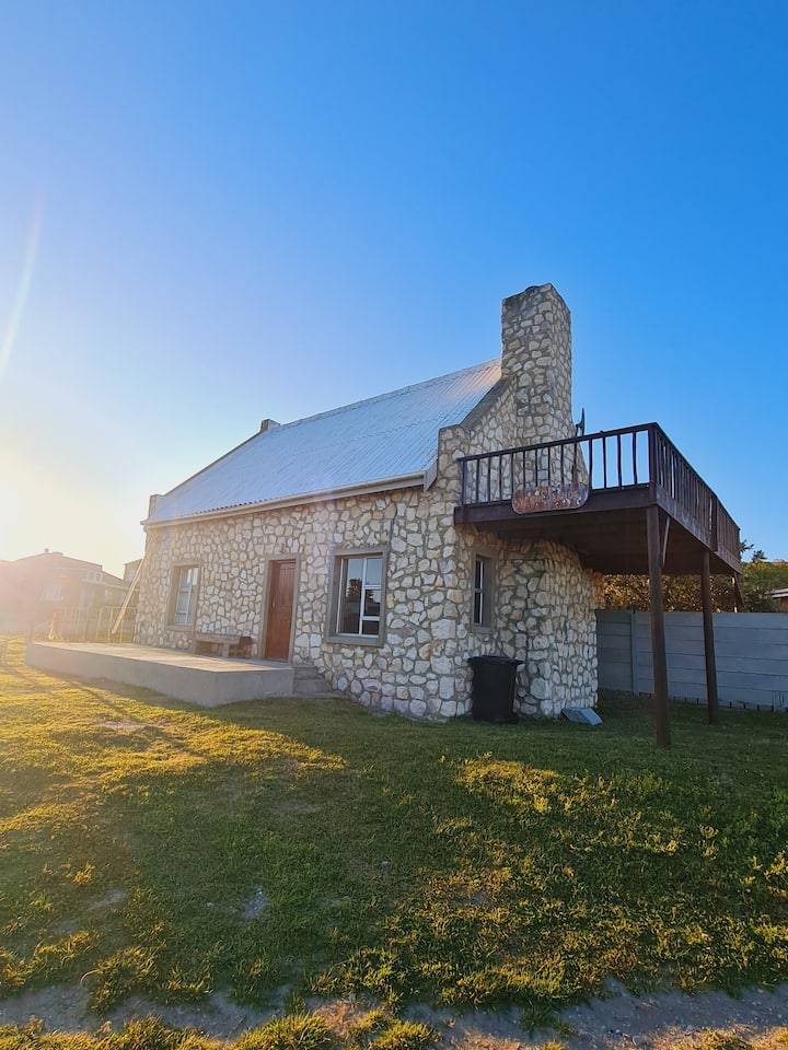 Verregaande Cottage With Hot Tub And A Sea View - L'Agulhas