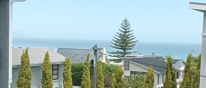 Modern Beach Home: Views For Days - Hermanus
