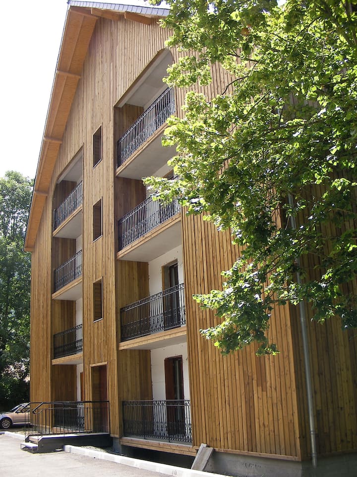 T3 En Rdc Surélevé Dans Residence Calme Avec Parc. - Bagnères-de-Luchon