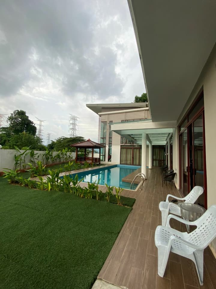 8 Bedroom Villa With Pool Kuala Lumpur - Kuala Lumpur