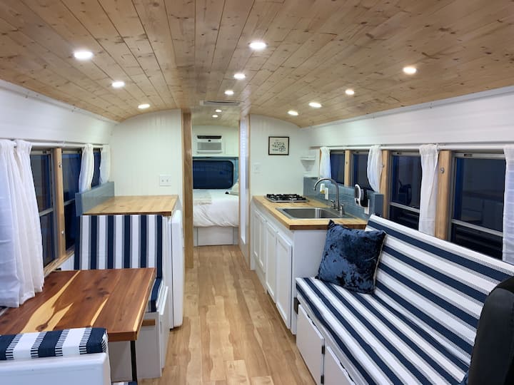 Unique & Luxurious Skoolie - Central Location - 휴스턴
