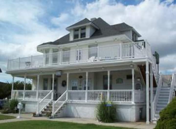 Quaint Apartment In Wildwood Crest! - Stone Harbor, NJ