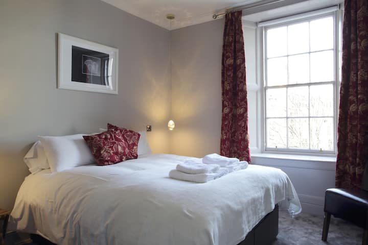 Central, 2 Bedrooms - Edimburgo