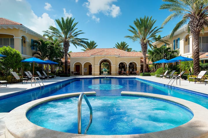 Villa Renaissance Poolside 1br - Peloton Bike - Turks and Caicos Islands