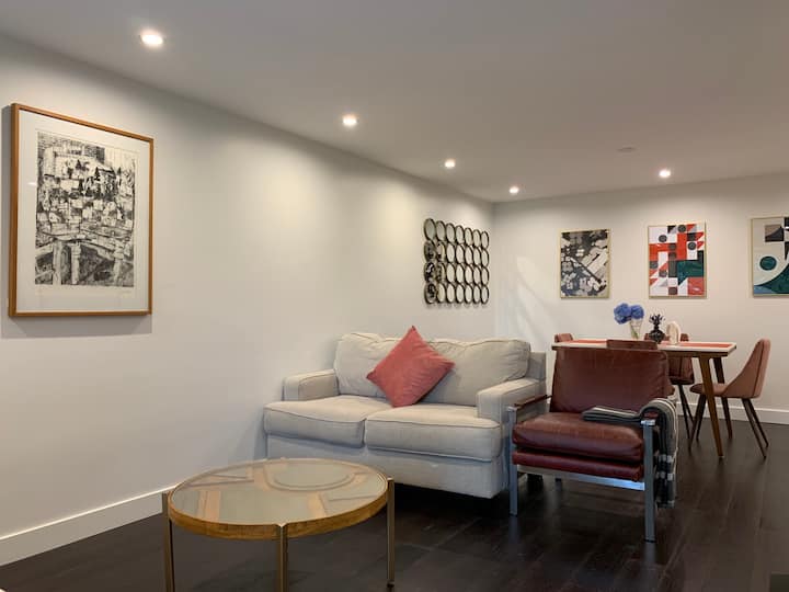 Spacious 1br W/ View&yard - Walk To Skytrain - Port Moody