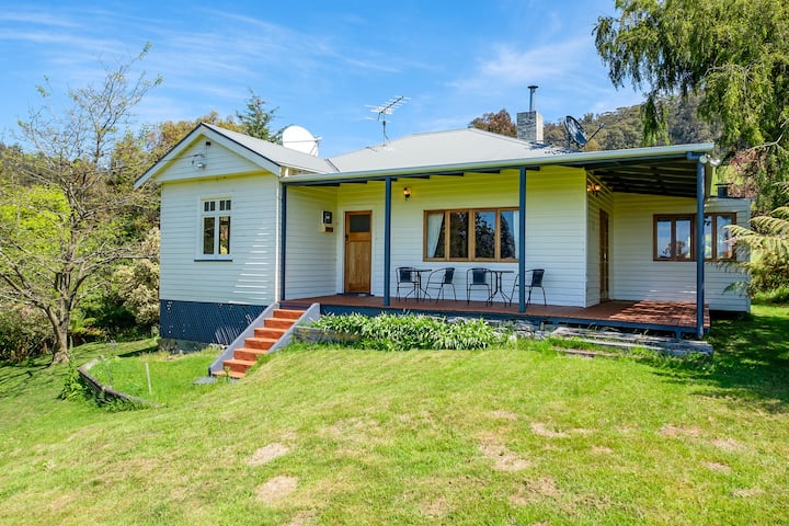 Brooks Bay Cottage - Dover